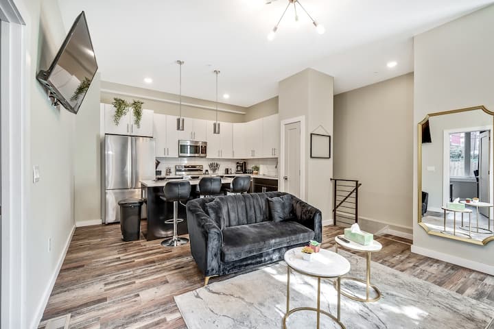 Exceptional Duplex 5bd/4btr - Sleeps 10! - Bryn Mawr, PA