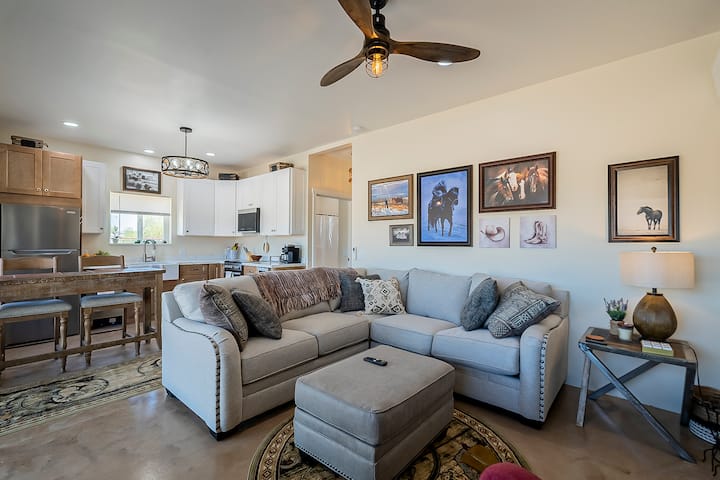 The Cowboy Casita - Spacious & Private Guesthouse - Apache Junction