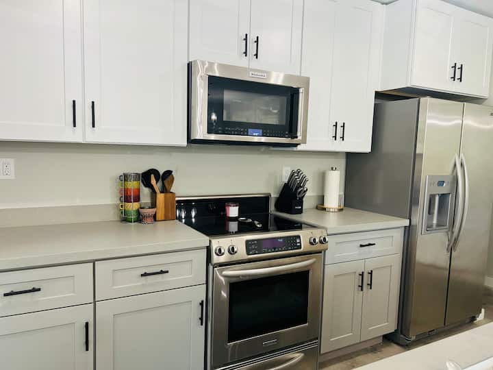 Stunning Comfy Home • Best Tempe Location! - Tempe, AZ