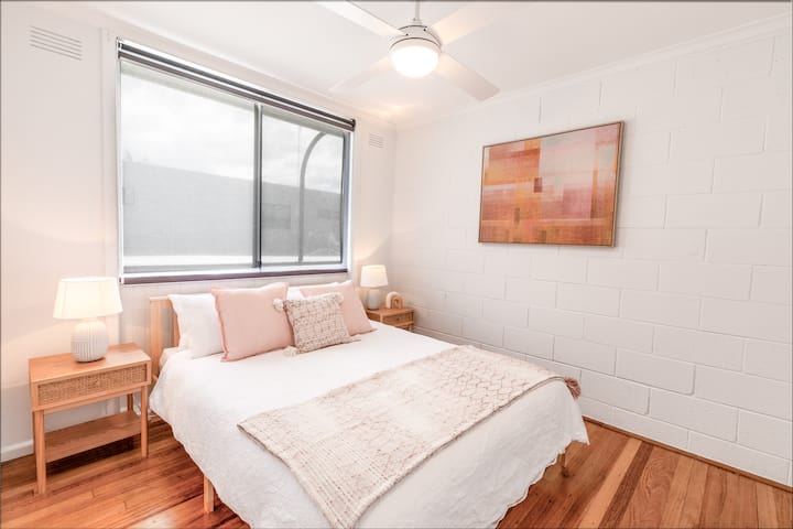 Freshly Renovated! 600m To Main Beach W/ Carport - Leopold