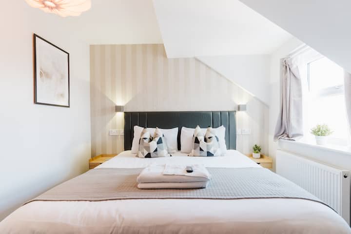 Prime Suites Two-bed Apartment 5 - Lytham St Annes