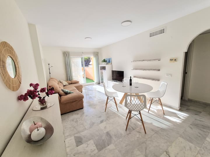 Golf & Resort Apartment In La Reserva De Marbella - Marbella