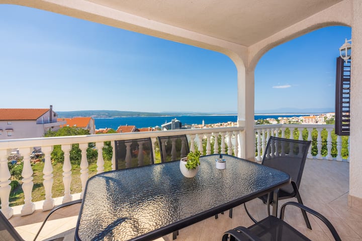 Apartment For 4-6 Persons In Crikvenica - Crikvenica