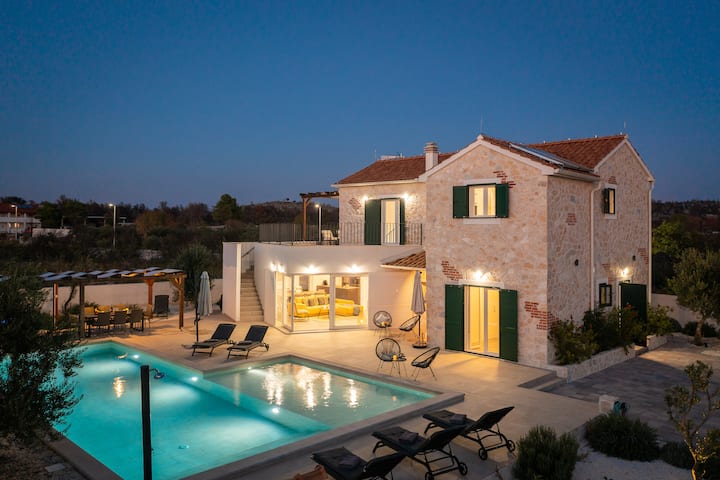 Villa Vallis With Heated Pool - Vodice