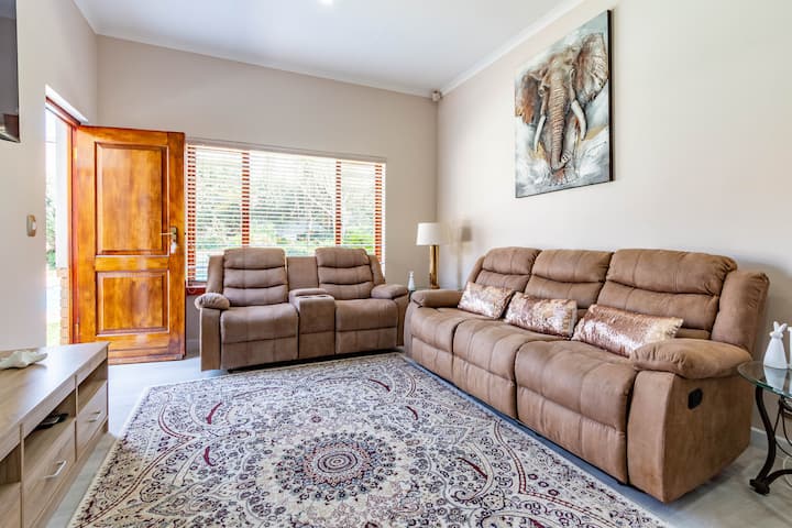 Exquisite Open Plan Unit - Benoni