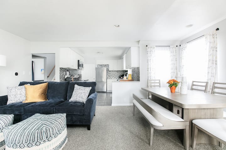 Comfort+coffee+cozy! Well Stocked Kitchen+king Bed - South Bend, IN