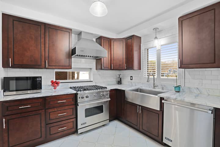 Birmingham-troy Bungalow - Birmingham, MI