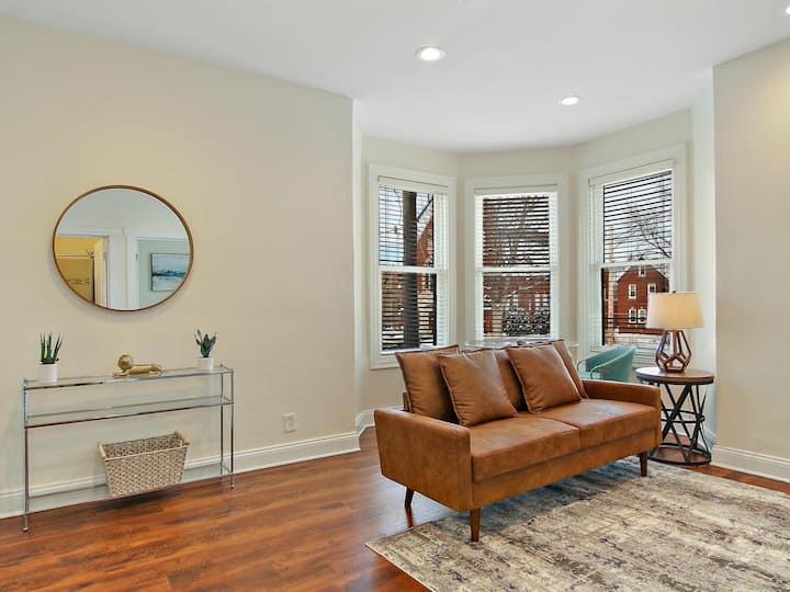 Luxe 1 Bed/1 Bath Apartment New | Waukegan - North Chicago, IL