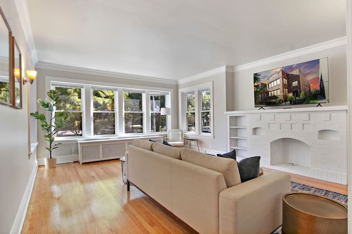Downtown Chicago Vacation Rentals & Homes - Illinois, United States ...
