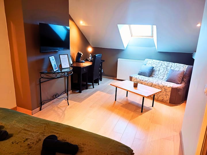 Le Beau Séjour 2 - Très Spacieux - Proche Aéroport - Beauvais