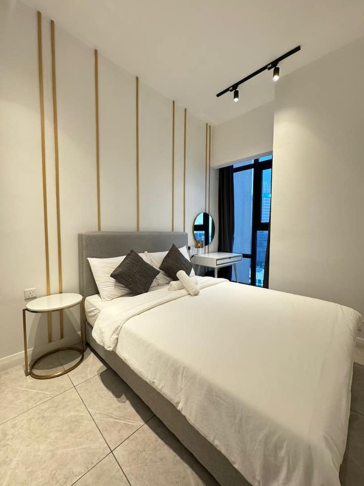 Handsome Axon Bukit Bintang 1 To 4 Pax - Klcc Trx - Kuala Lumpur