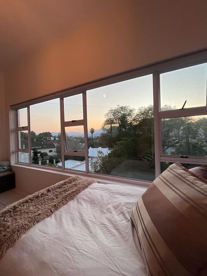 Beautiful Spacious Paarl Family Home - Paarl