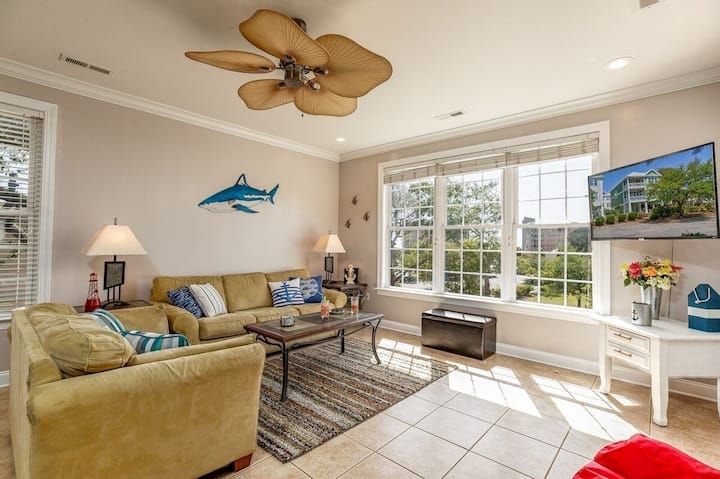 Beautiful Beach House Just 300 Steps To The Ocean! - 默特爾比奇
