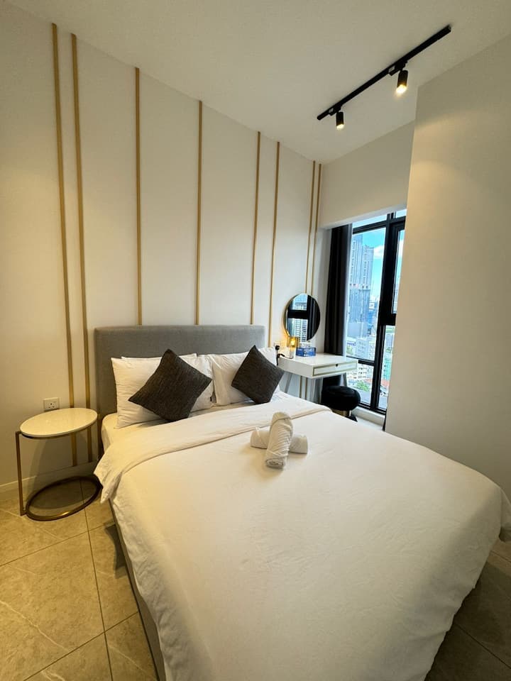 Heavenly Axon Bukit Bintang 1 To 4 Pax - Klcc Trx - Malaysia