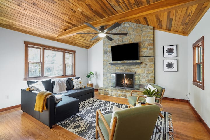 White Oak-fire Place,hot Tub,3 Season Room, Woods - Laurelville, OH