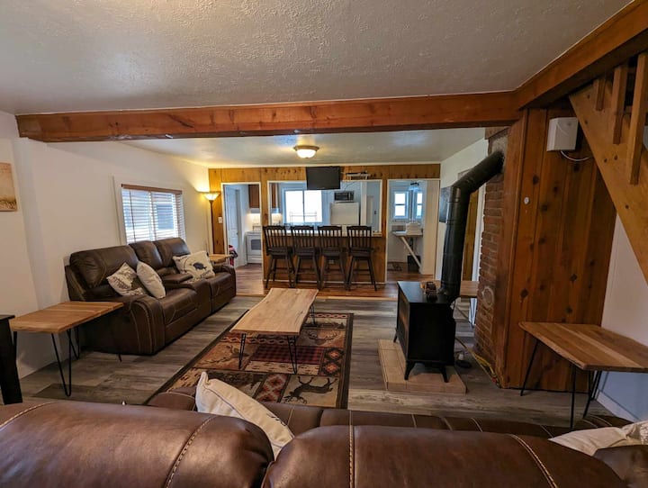 Idaho Springs Lodge (Rustic Stay) - Idaho Springs, CO
