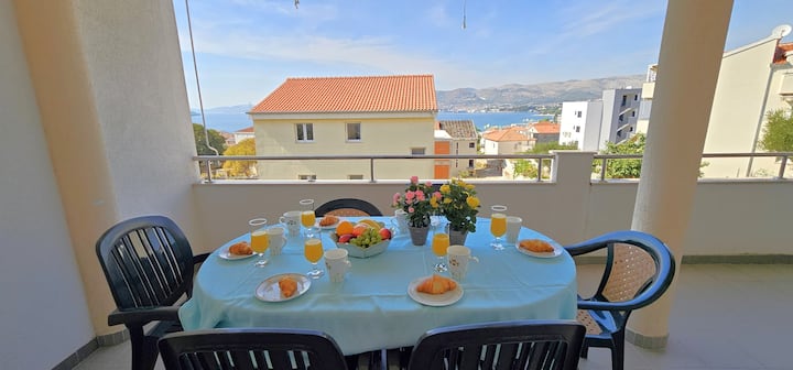 50m To Town Centre , 200m To Beach - Okrug Gornji