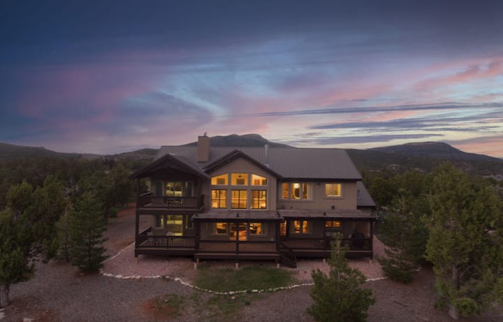 Zion Views- East Rim Lodge+ Resort Access - Springdale, UT