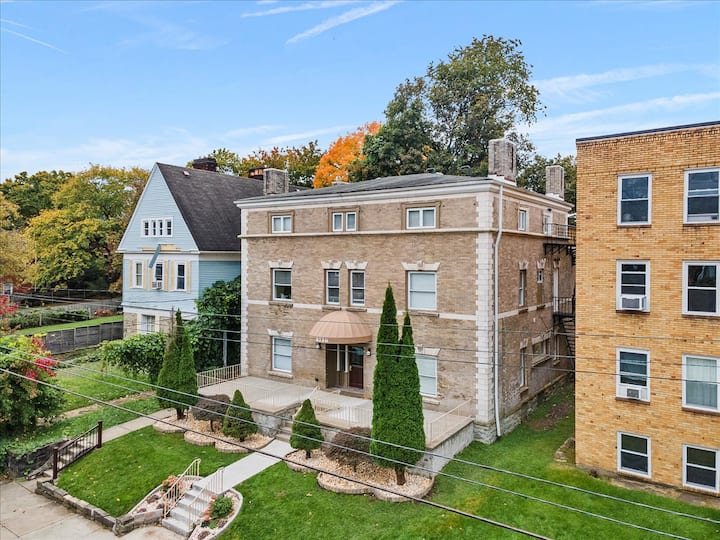 2 Bed Apt -Point Breeze North, Bakery Square - Turtle, West Mifflin