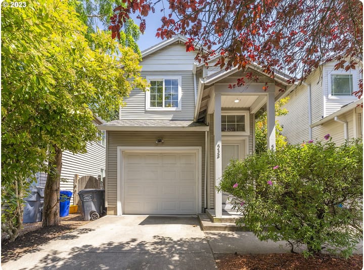 Roomy 1br W/ Patio, 205 Access! - Portland, OR
