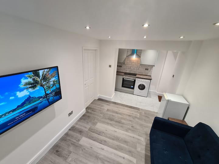 Lovely 1 Bedroom Flat With Free Parking - Dartford