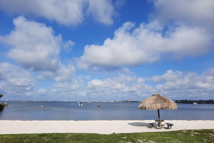 St. Pete Townhome - St. Petersburg, FL