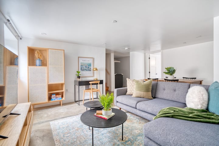 Modern 2-br Sanctuary - A Walkers Paradise - Portland, OR