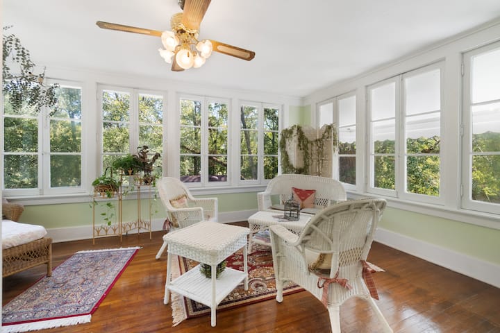 Ross Mansion: Luxury Bnb - Hattiesburg, MS