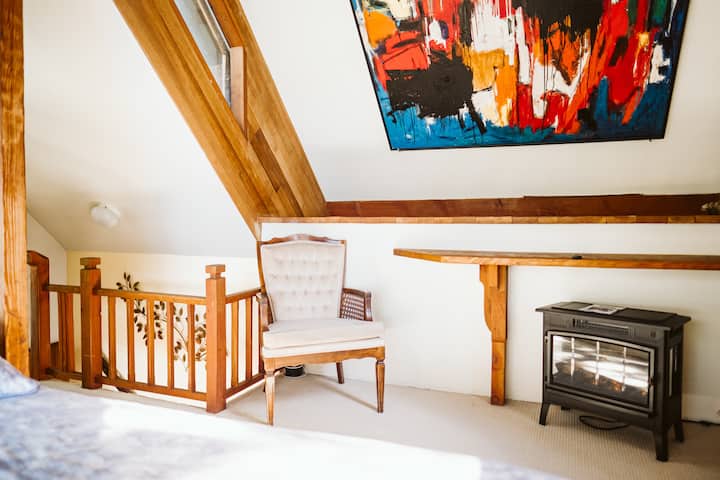 Seaview Chalet - Salt Spring Island