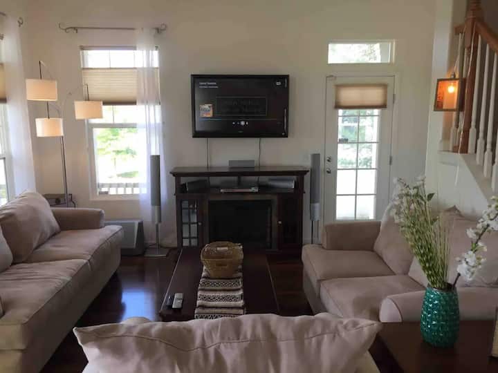 Mountain & City View 10 Min 2 Dt - Colorado Springs, CO