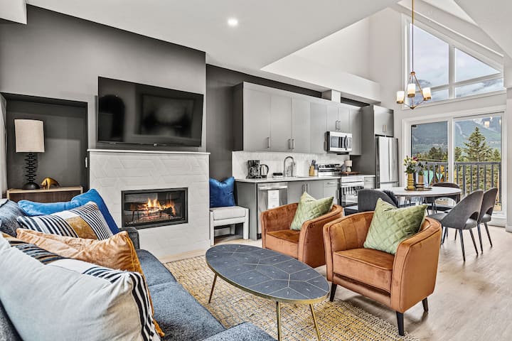 Delightful 3br Condo W/ Ac+stunning Mountain Views - Canmore