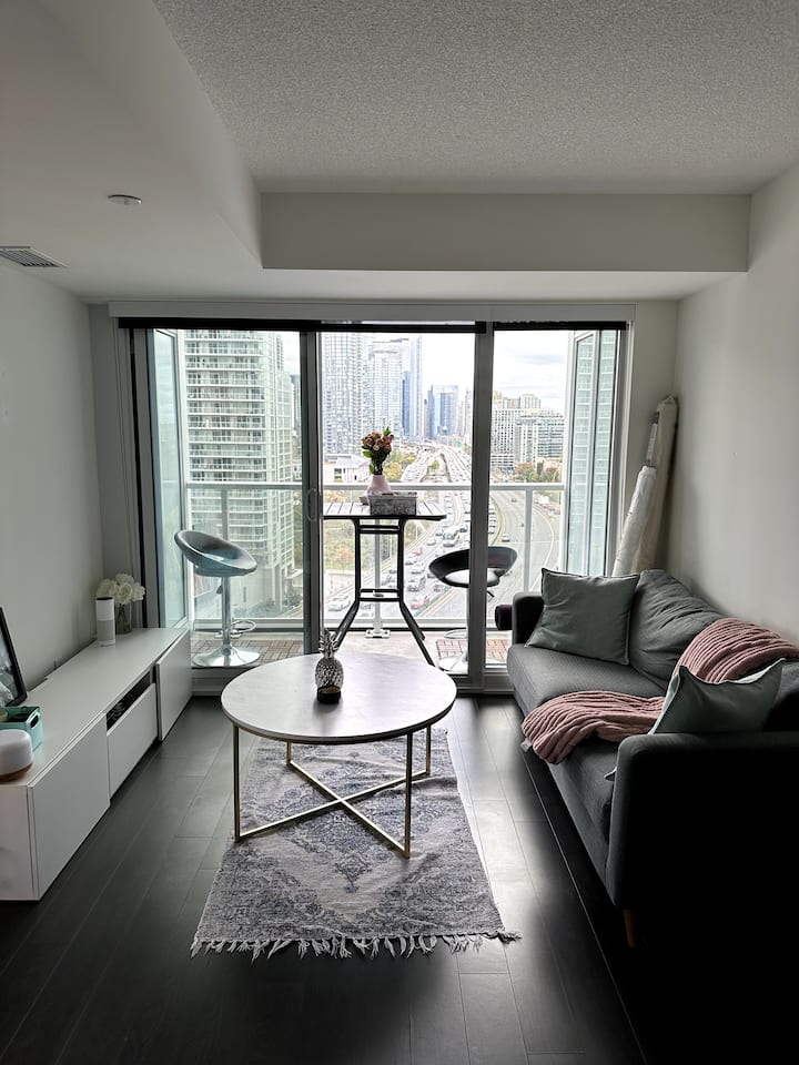 Luxury 1 Bed + Guest Room Close To Cn Tower - Toronto