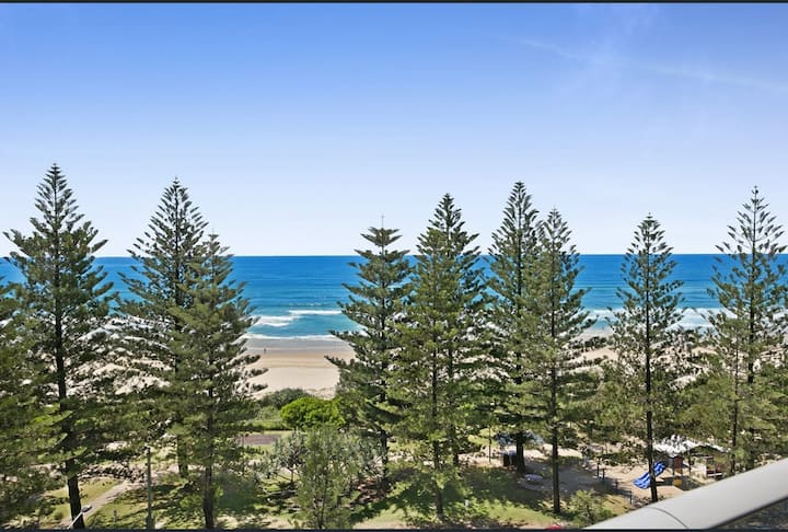 Burleigh Beachfront Oasis Awaits - Gold Coast
