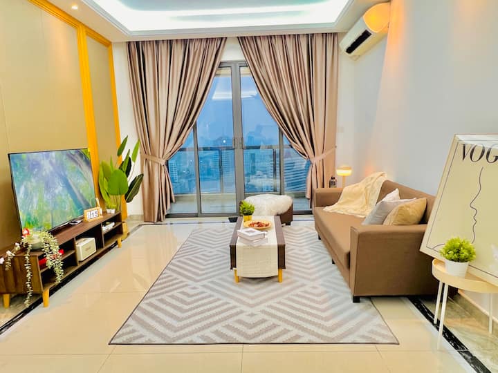 R&f Waterfront Retreat: 3br Modern Condo 12-16pax - Woodlands