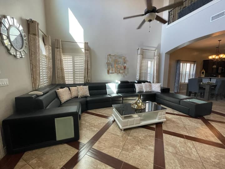 Glamorous Tierra Este Home|375| Zaragoza| 10ppl - El Paso, TX