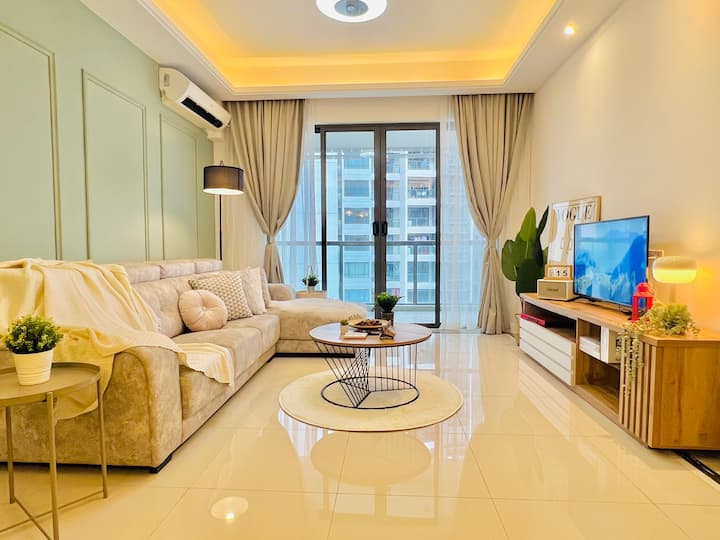 R&f Stylish 3-bedroom Residences Level 23 8-12pax - Woodlands