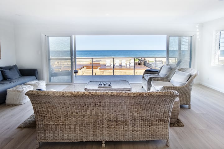 “Seaside Serenity” - Beachfront Luxury - The Entrance