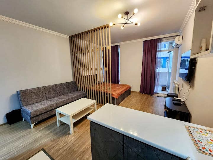 Giuli Studio Columbia - Batumi