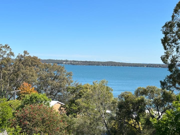 The Lakeview Escape; Pet Friendly + Amazing Views - Morisset
