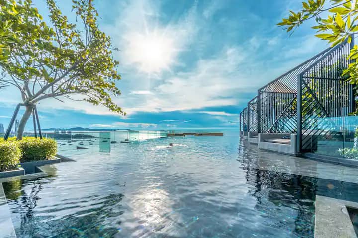 Edge I Luxury Center Area 2br I Monthstay Z - Pattaya