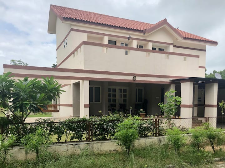 Golfer's And Birder's Paradise - Surendranagar