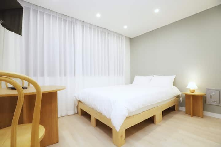 [Near Myeongdong Stn.]_deluxe Cozy Room - Seoul