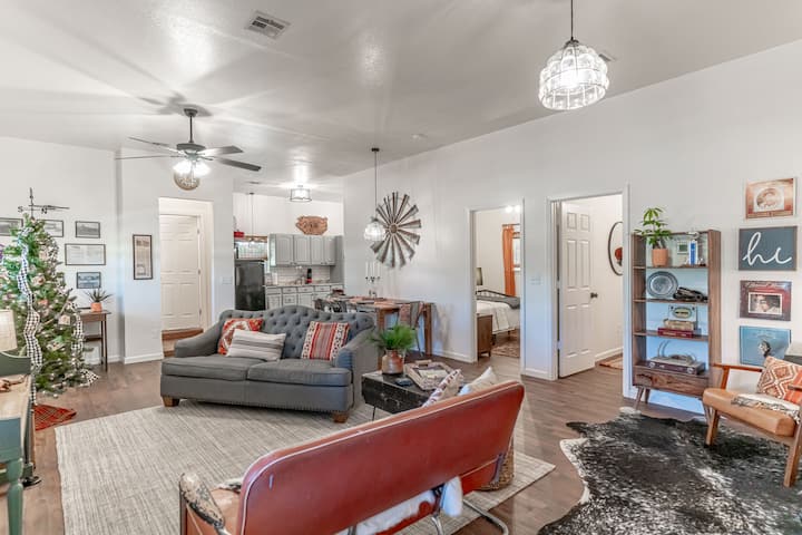 The Carriage House - Granbury, TX