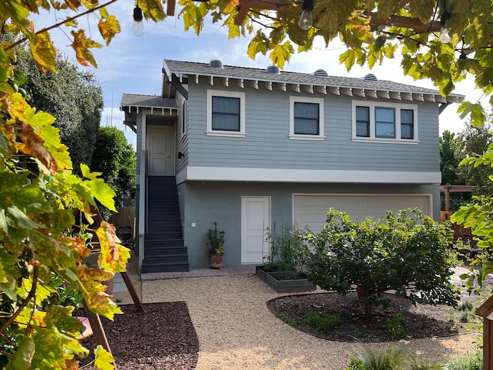 Bluff Heights Quiet Guest House - Long Beach, CA