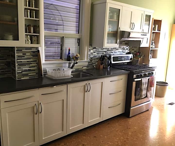 Private Bedroom Queen W/toronto Western Hospital - United States