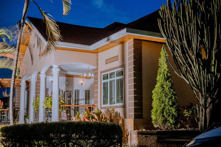 Home Away From Home In Kigali - ルワンダ