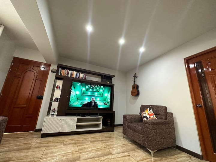 Apartamento, Huánuco Y Cochera. - Huánuco