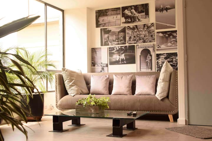 Light Filled 2 Bed 2 Bath Provenza Apartment - Medellín