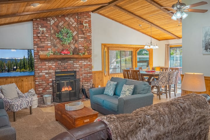 The Lilac Lodge, The Ultimate Getaway! - Big Bear, CA