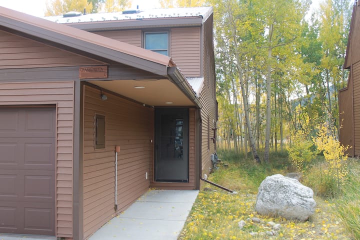 Comfy & Family Friendly In The Heart Of Frisco - Frisco, CO